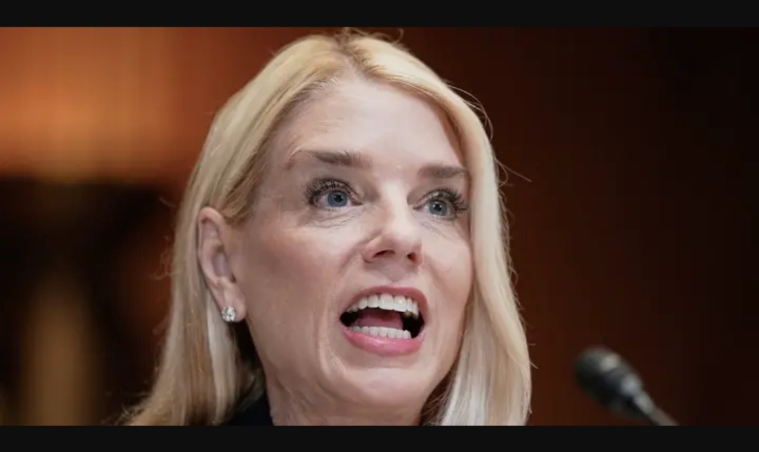 Pam Bondi Lashes Out And Refuses To Answer 1 Simple Question During ...