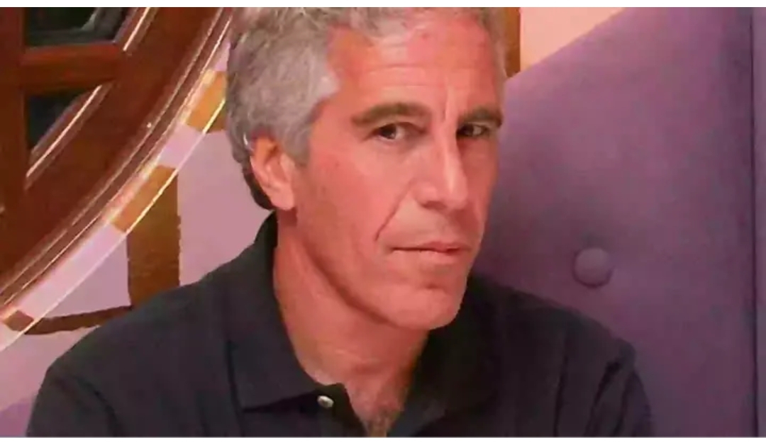 Disturbing final message from Jeffrey Epstein just hours before his ...
