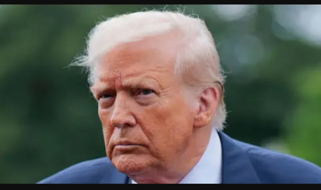 President Donald Trump Looks Like He Has Devil Horns in New Picture - powib
