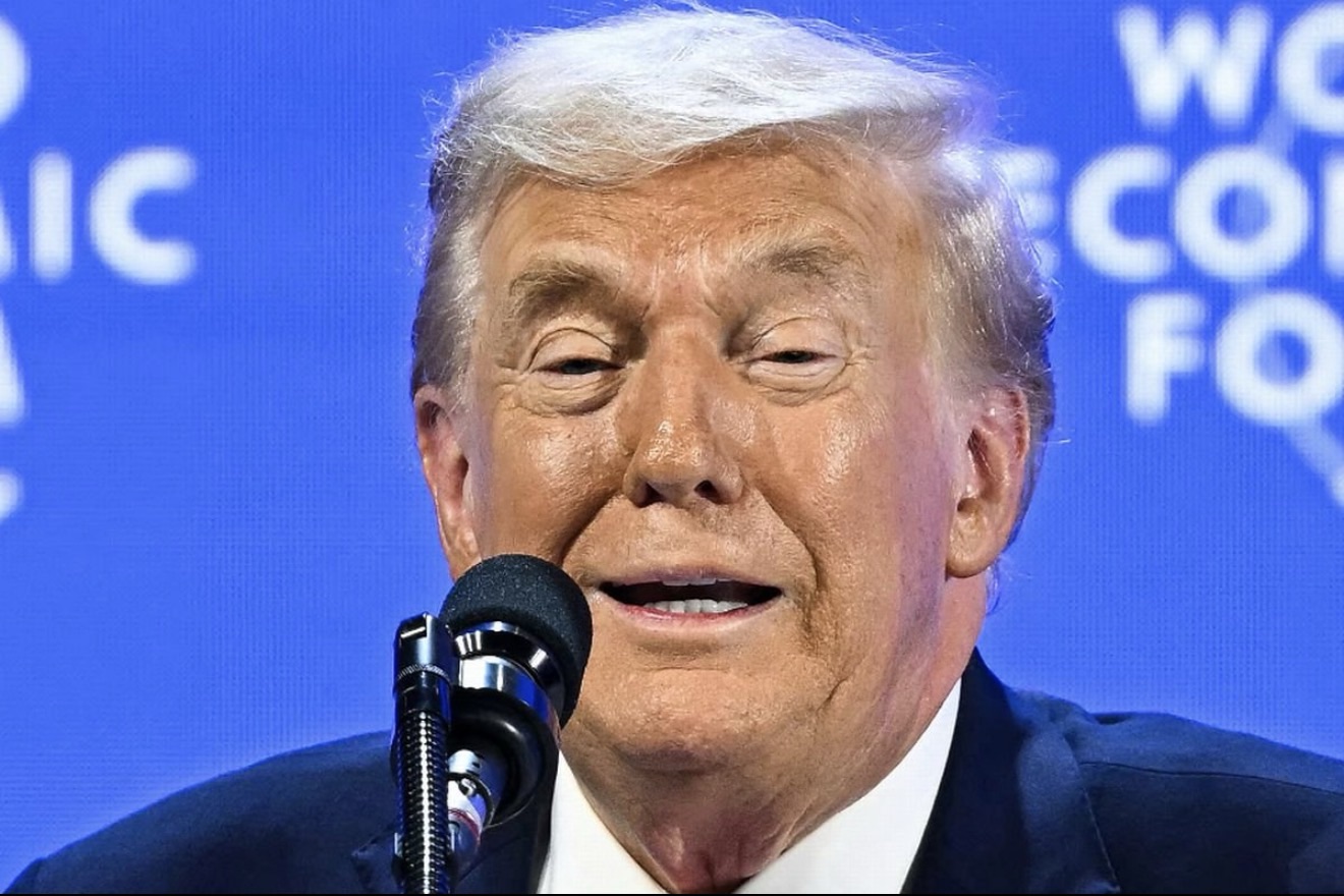 Donald Trump drunk on his own reflection drops ultimate humiliation ...